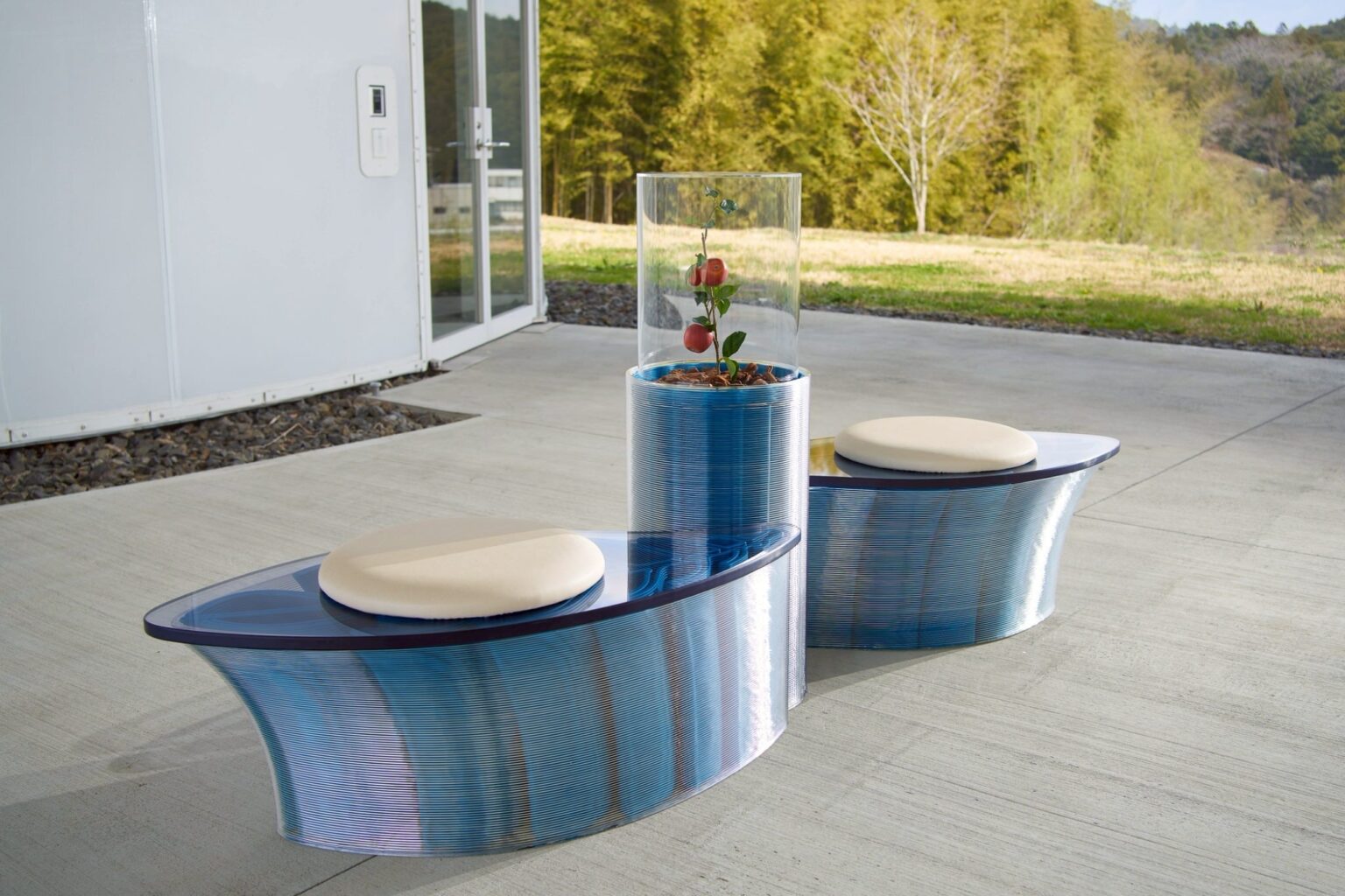 大阪万博に登場したCO₂吸着3Dプリンタ製ベンチ | 3DP id.arts